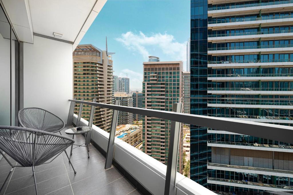 High-Floor Marina View - Balcony, Pool and Gym, Dubai (harga terbaru 2025)