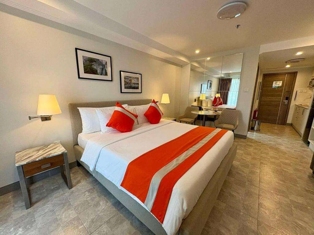 Sheryll Escapes - La Grande Phase 2, Grand Studio 625 with Balcony ...