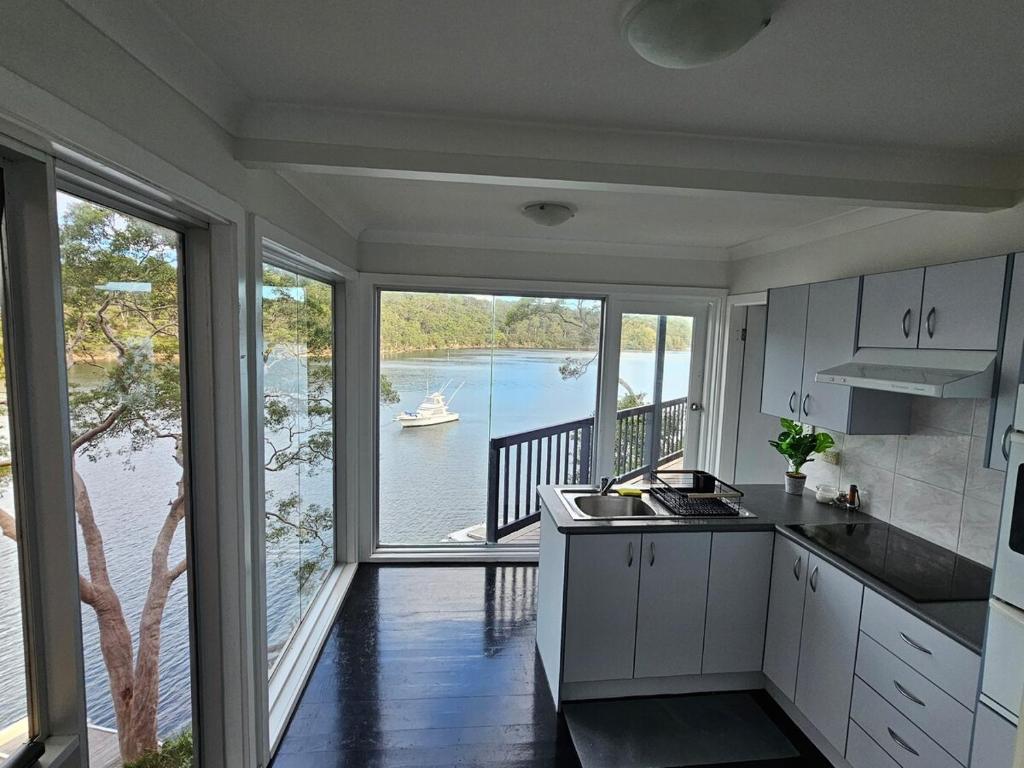 Breathtaking Waterfront Retreat- Studio Apartment, Gymea Bay ...