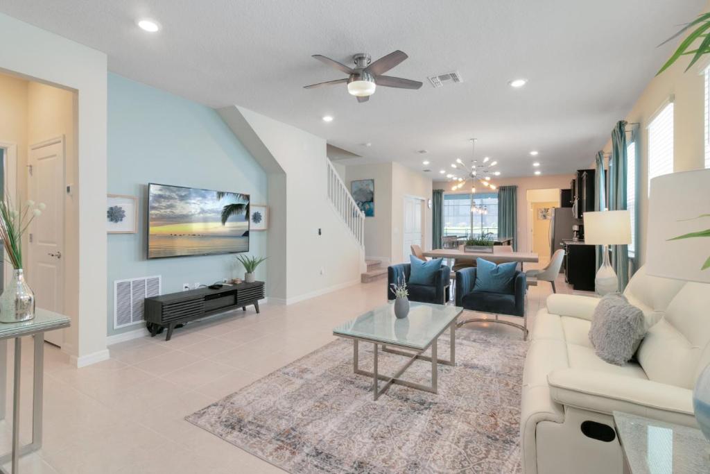 Last Minute Disney Getaway! Private Pool, Hot Tub & Games Room. Book ...