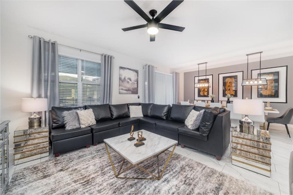 Last Minute Disney Getaway! Private Pool, Hot Tub & Games Room. Book ...