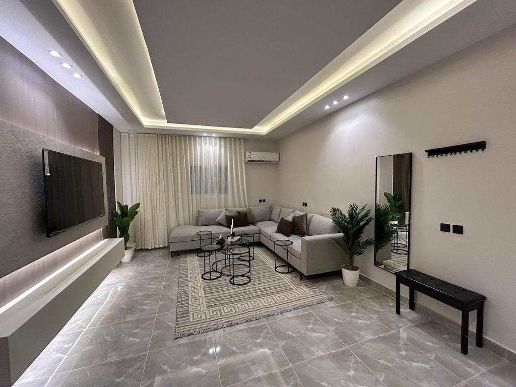 Luxury modern flat, Al Izdihar, Riyadh (updated prices 2025)