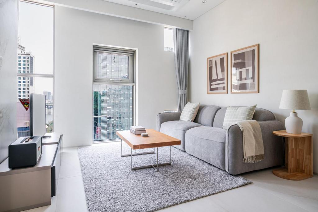 Blueground Cheongdam view nr Hangang Park SEL-34, Seula (atjauninātās 2025. gada cenas)