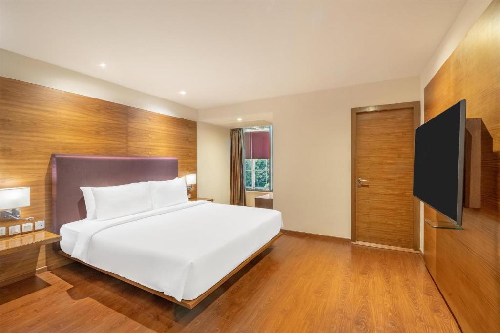 Radisson Blu Plaza Hotel Hyderabad Banjara Hills, Hyderabad (updated ...