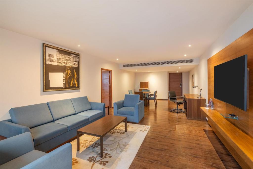 Radisson Blu Plaza Hotel Hyderabad Banjara Hills, Hyderabad (updated ...