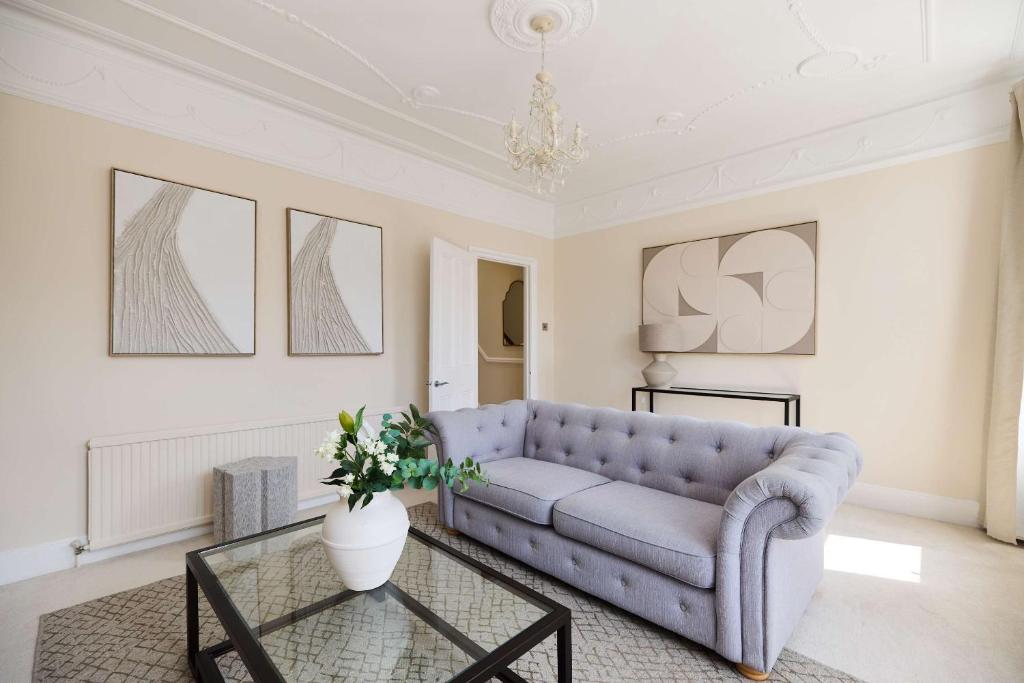 The Terrace Escape - 2-Bed Flat in Battersea, Лондон (оновлені ціни ...