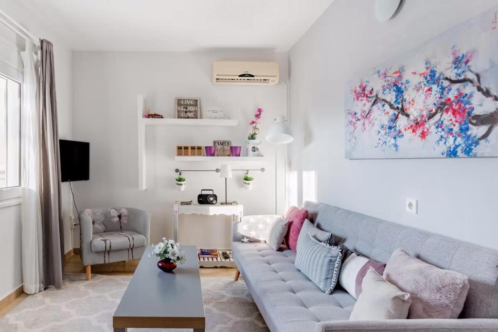Psirri Artistic Rooftop Apartment with Acropolis View, Athens (updated ...