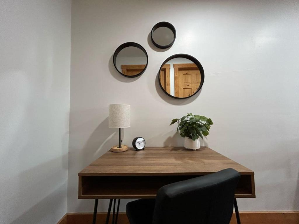 Cowboy Hot Tub and Alleged Alien Sightings, Alton (prezzi aggiornati ...