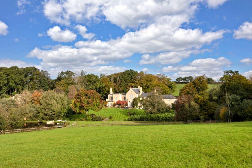 Colleton Hall and East Wing, Rackenford (updated prices 2026)