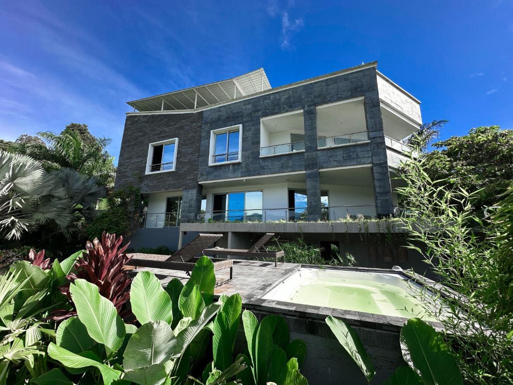 Casa finca de 3 pisos con jacuzzi, Girardota (updated prices 2025)