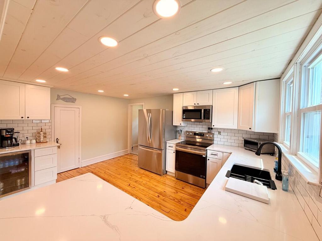 New for 2025 Cozy 4bd Cottage, Ocean View (updated prices 2025)