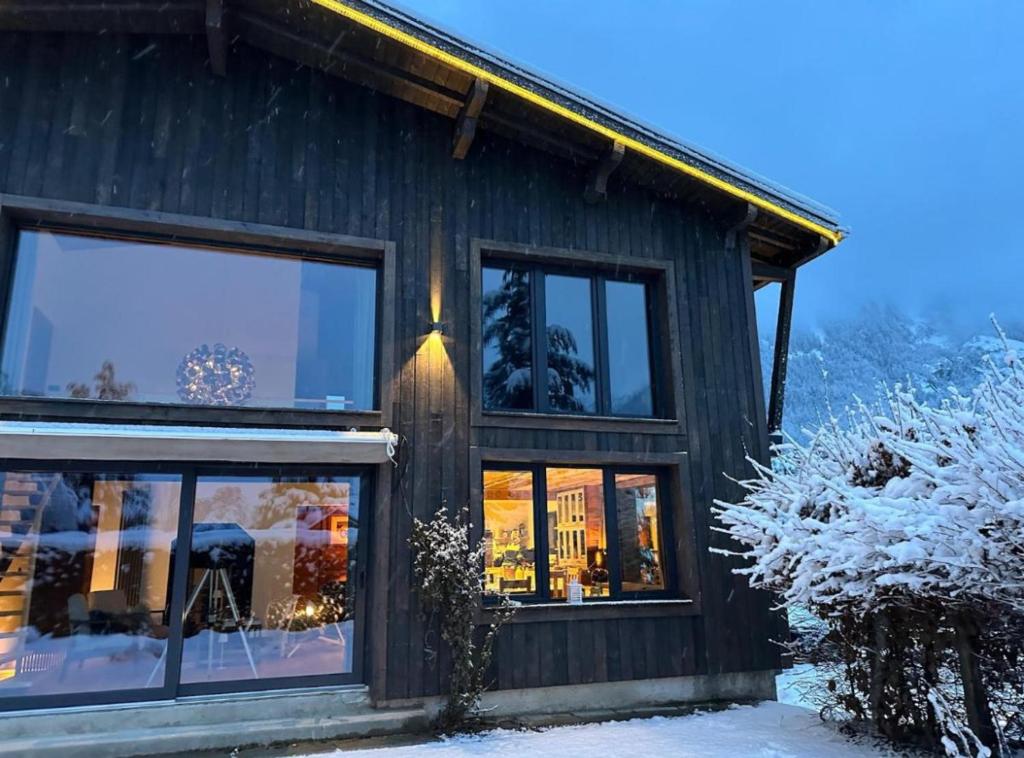 Beau Chalet de Pierre Huit Etoiles, Chamonix-Mont-Blanc (prezzi ...