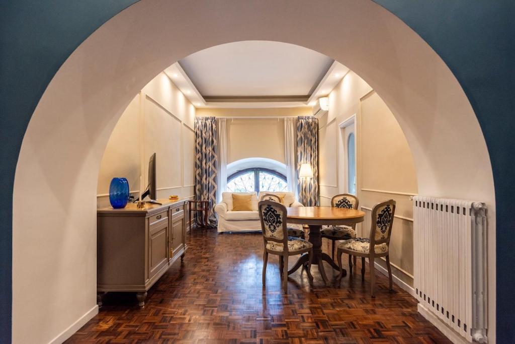 1912 - Marinelli House, Naples (updated prices 2026)