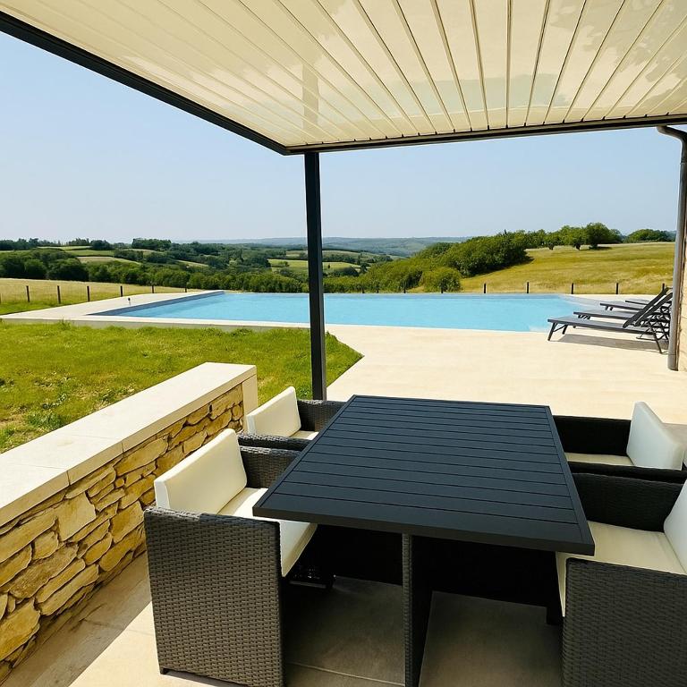 Maison de Charme, Vue Sublime, Piscine Infinie, Soucirac (updated ...