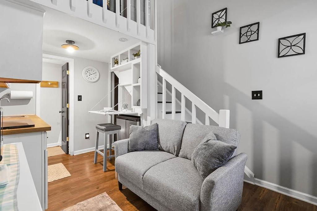 Central Loft Downtown Raleigh w Front Door Parking, Raleigh (updated ...