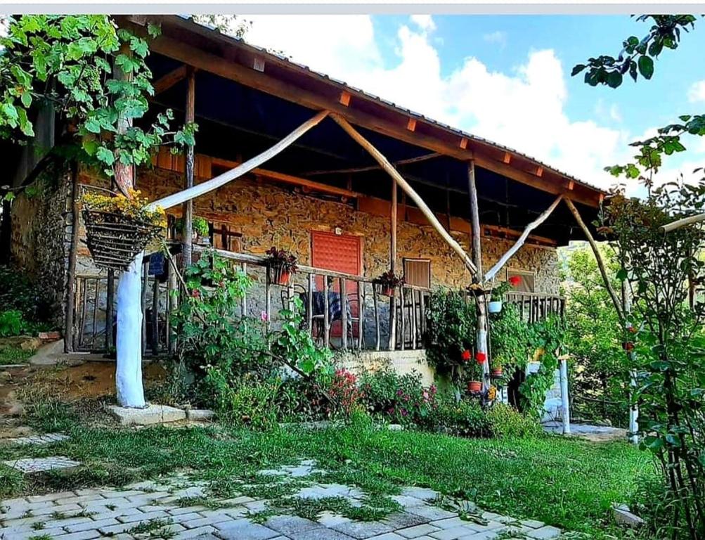 Karma Classic Tiny House above the city,‏ טטובו (מחירים מעודכנים ל-2025)