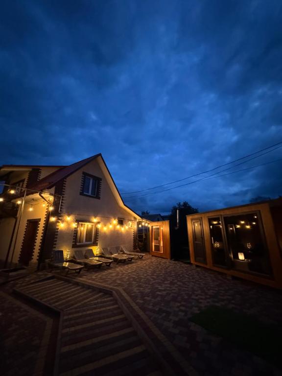 Relax House Zviahel, Novohrad-Volynsʼkyy (tarifs actualisés, 2025)