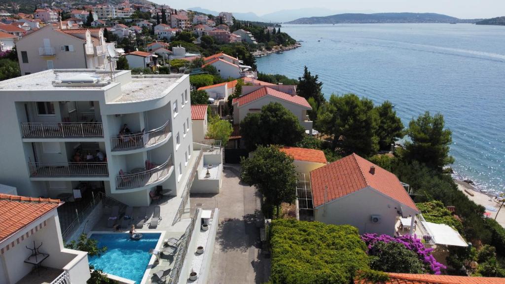 La Perla Adriatica apartments Trogir-Seget, Seget Vranjica (tarifs ...