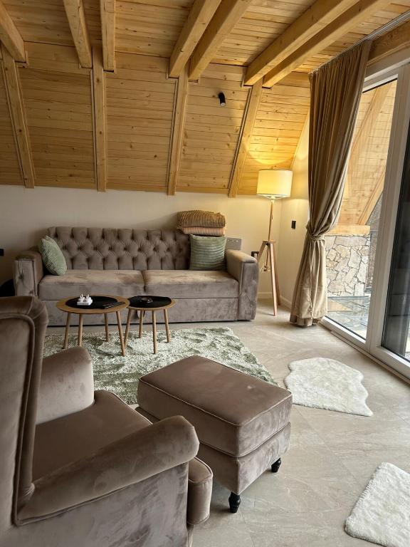 Forest Hillside Cabin Tarcin, Tarčin (updated prices 2025)