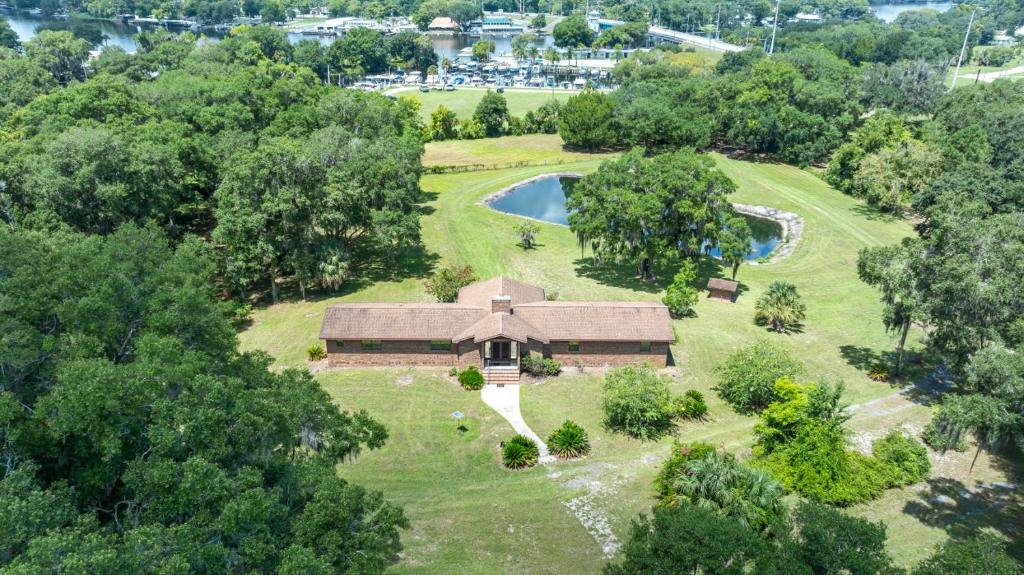 Astor Manor At Rivers Edge, Astor (updated prices 2025)