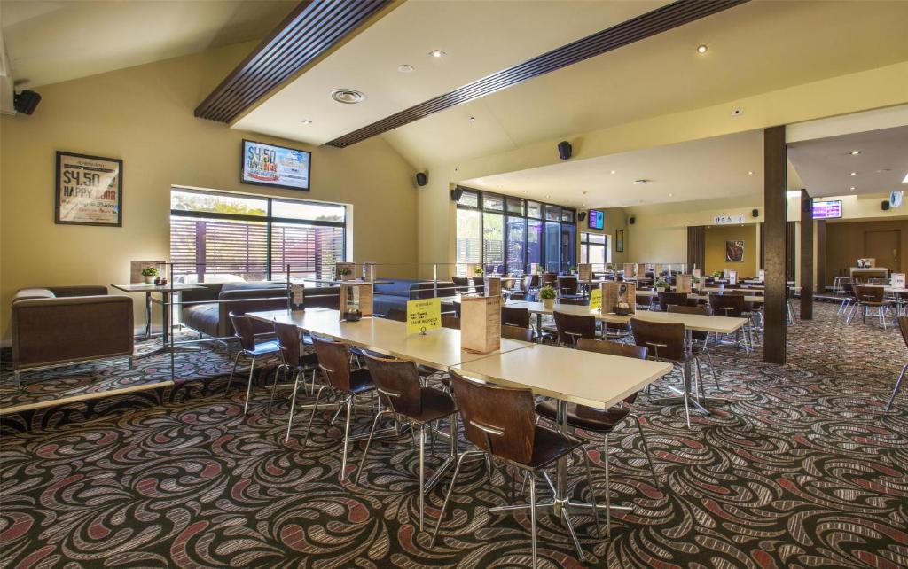 Nightcap at Caringbah Hotel, Caringbah (updated prices 2025)