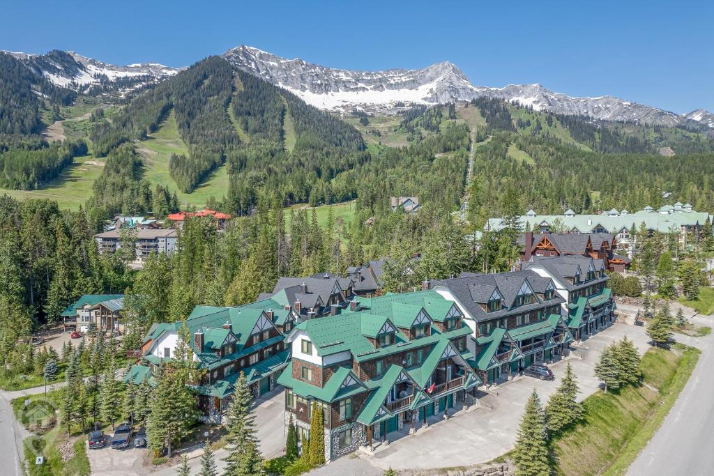 Cedar Ridge Estates by StayIn, Fernie (updated prices 2025)