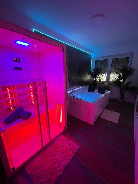 Historic vintage Suite with Jacuzzi & Sauna, Essen (precios ...