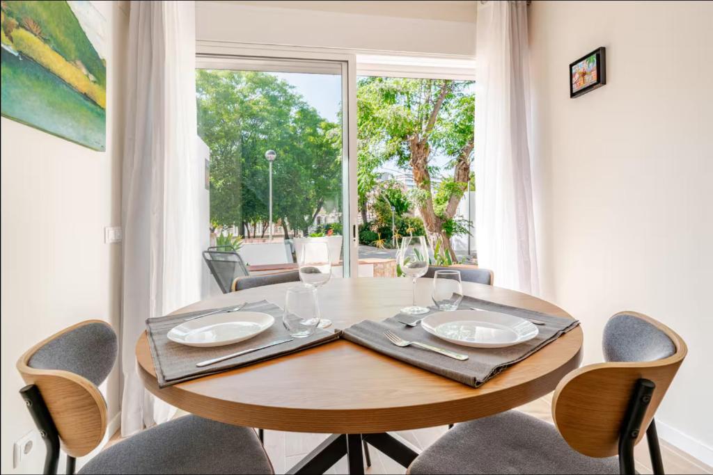 Casa Eden 2BR modern Apartment near Marina! Patio-Porch-WS-BBQ-FAST ...