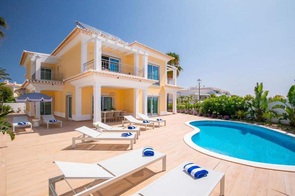 Tropical Beach Villa by Blue Diamond 21, Lagos (updated prices 2025)