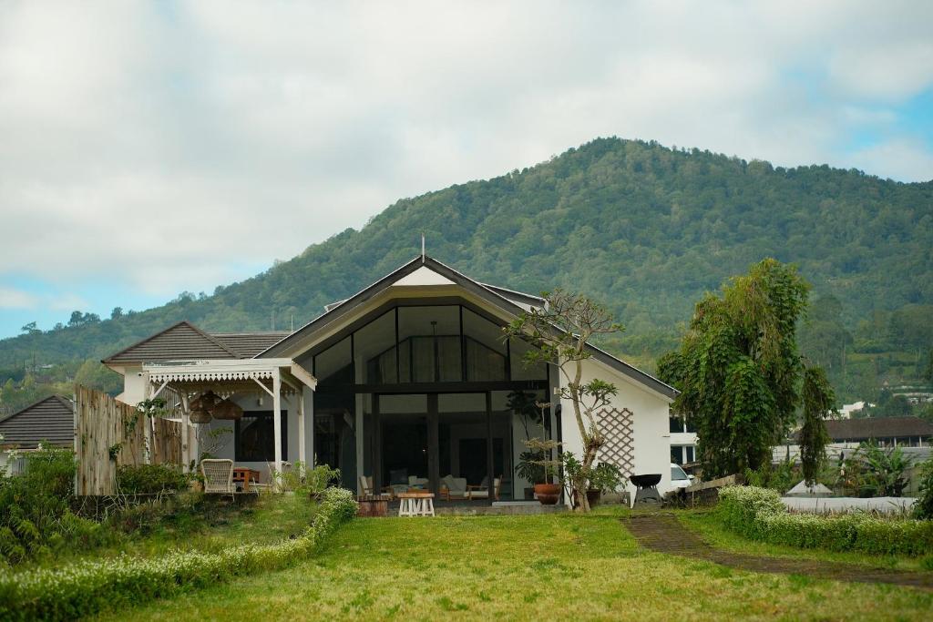 Gatsby on Buyan, Bedugul (tarifs actualisés, 2025)
