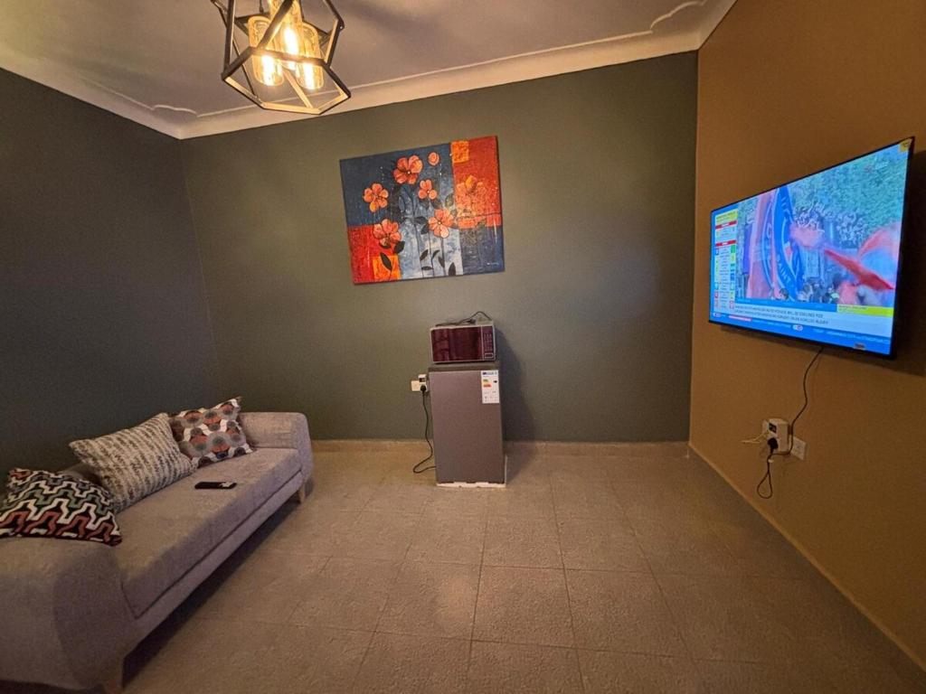 Bukoto Living Behind Kabira near Indian Temple, Кампала (актуальные ...