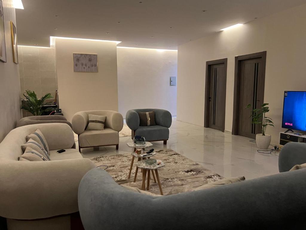 الشيخ زايد, Sheikh Zayed (updated prices 2026)