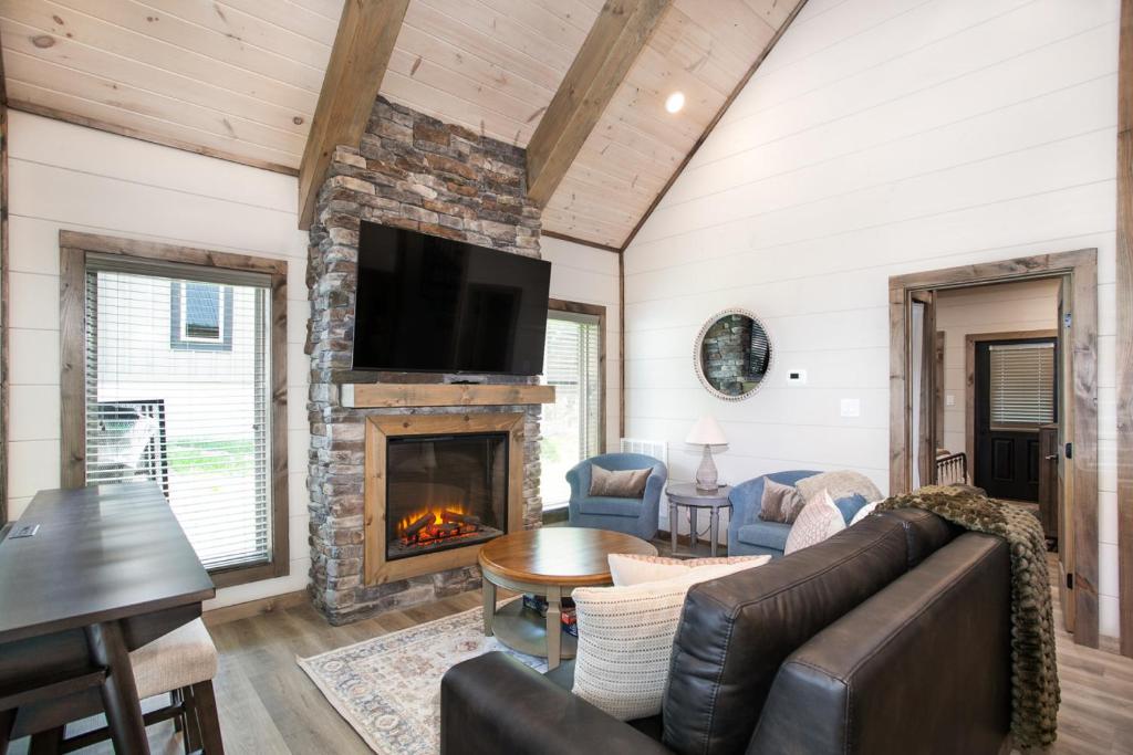 Winding Down: Modern Cabin Retreat, Pigeon Forge (updated prices 2025)