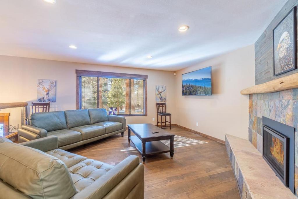 Tranquil Stay Sauna, Rooftop and Nature Views, Incline Village (precios ...