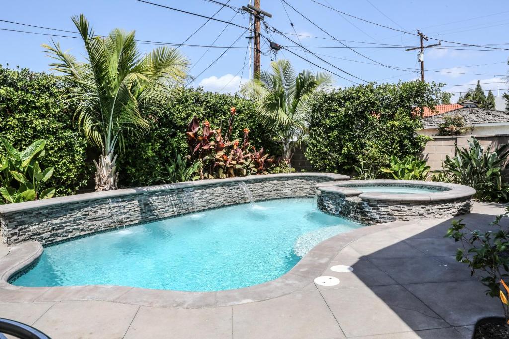 Awesome Pool Home 1/4 Mile To Disney Tram on Magic Way, Anaheim ...