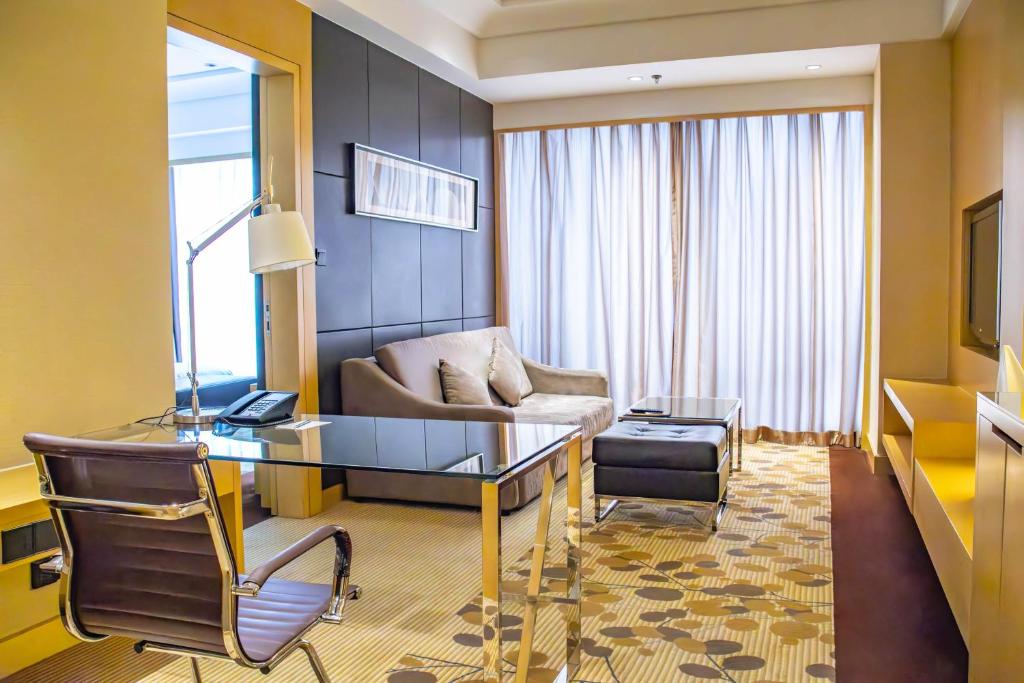 Courtyard by Marriott Shanghai Central, Shanghai (updated prices 2025)
