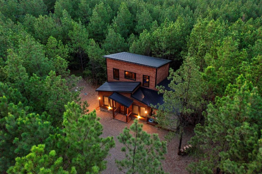 New Family Getaway with Spa Firepit & Retro Arcade, Mount Herman ...