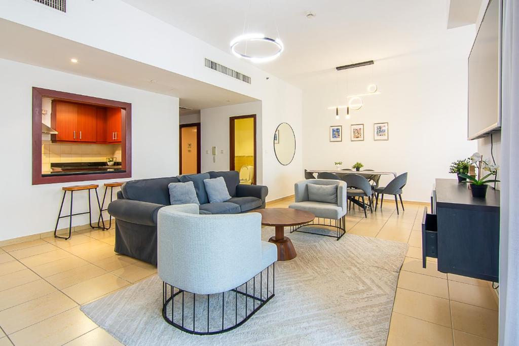 Spacious 2BR in Rimal 2, JBR, Dubai (updated prices 2025)