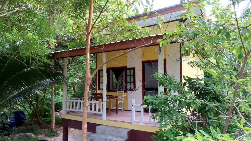 Yellow Jungle House, Koh Phangan (updated prices 2026)