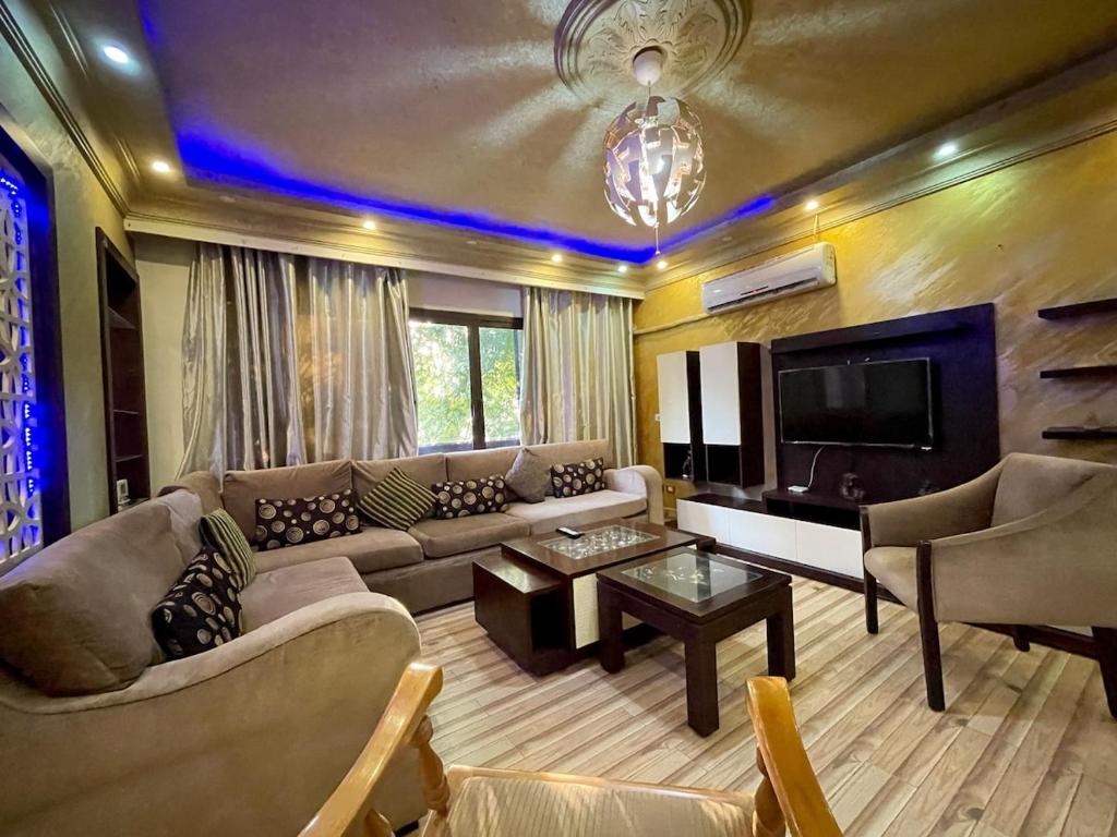 Cozy Apartment Retreat in Degla Maadi, El Cairo (precios actualizados 2026)