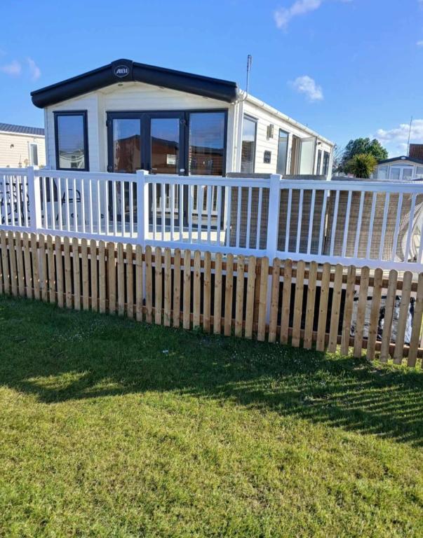 UNITY BEACH BREAN holiday resort unity Brean 6 birth 2 pets stay free ...