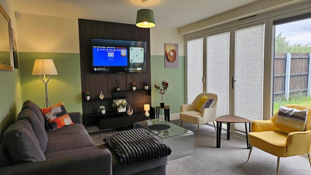 Modern Home with Garden, Corby, Corby and Weldon (aktualisierte Preise ...