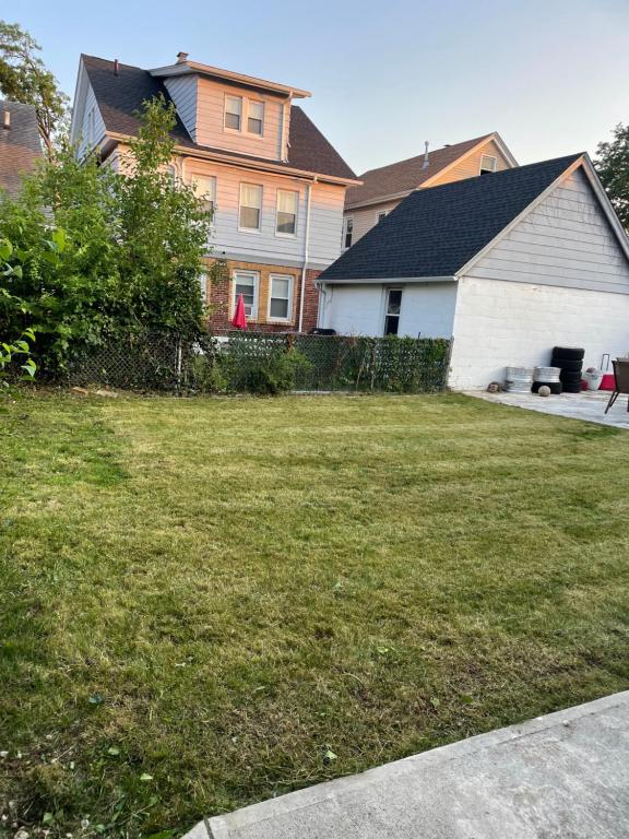 The Vibe Vault, Hillside (updated prices 2026)