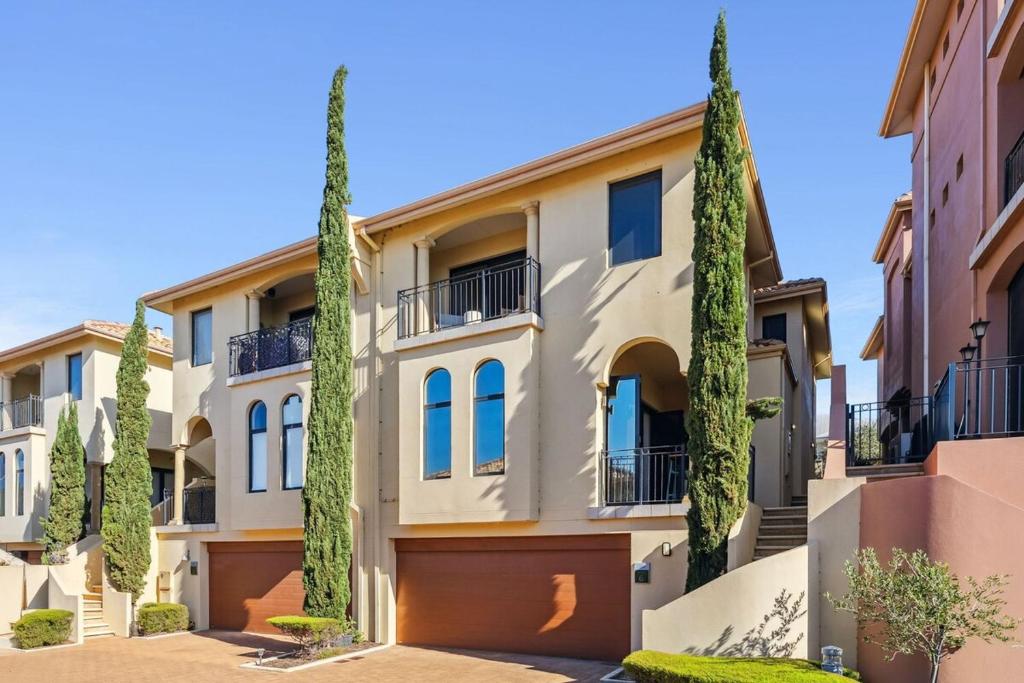 Pyramids Hideaway with Pool - Walk to Beach and The Cut Golf Course ...