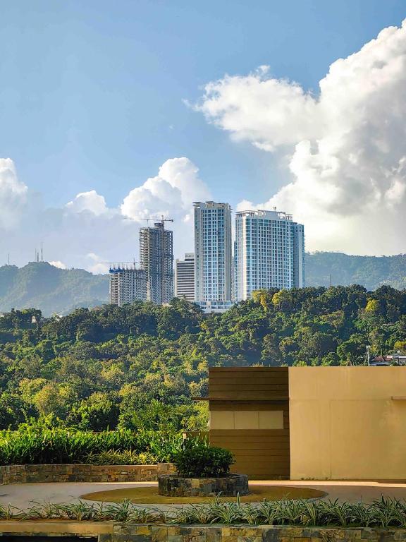 Casa Siempre's Studio at Avida Riala Towers - 5 minutes walk to Ayala ...