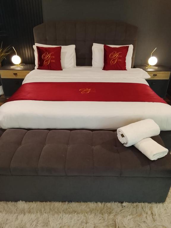 Luxury Apartments Gold Crest Mall & Penta Square DHA Phase 4, Lahore ...