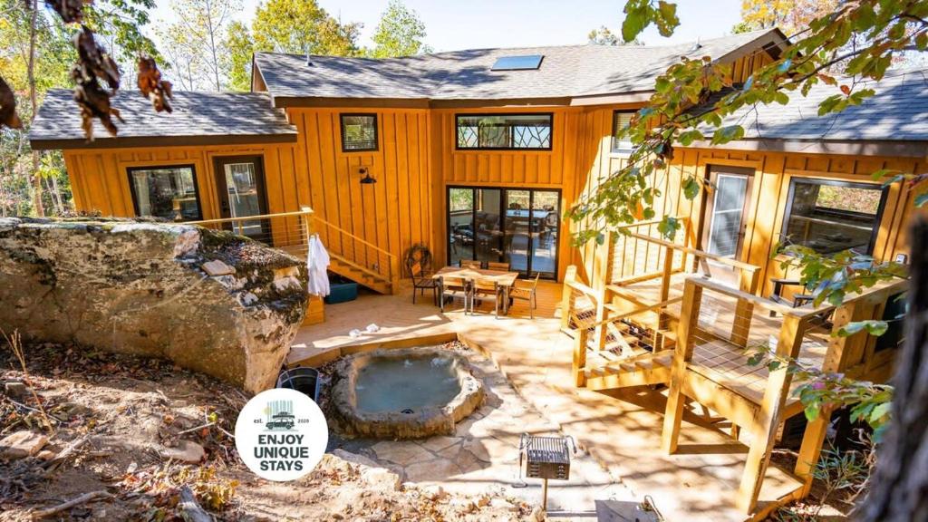 The Mighty Sycamore Treehouse at Treetop Escapes, Wildwood (updated ...