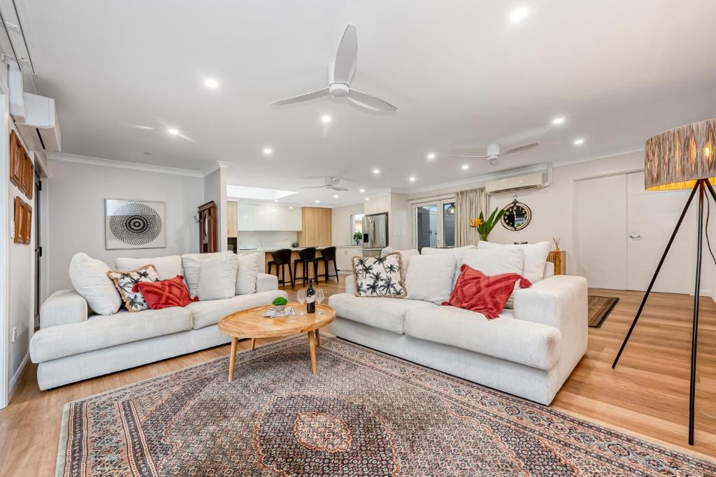 Executive Home in Prime Annandale Location, Rosslea (updated prices 2026)