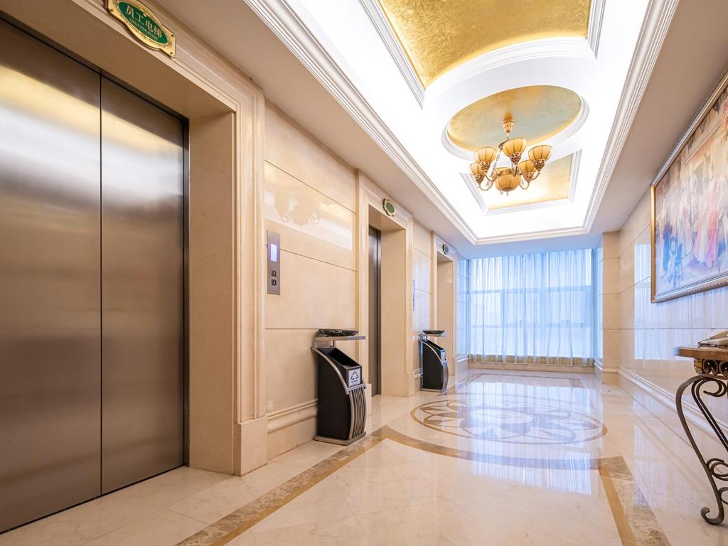 Vienna International Hotel Changsha BBK Meixi Xintiandi Branch ...