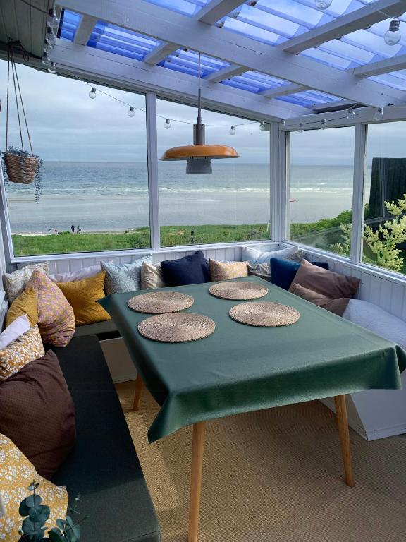 Elegant Pastels And Panorama View To Lystrup Beach, Allingåbro (precios ...